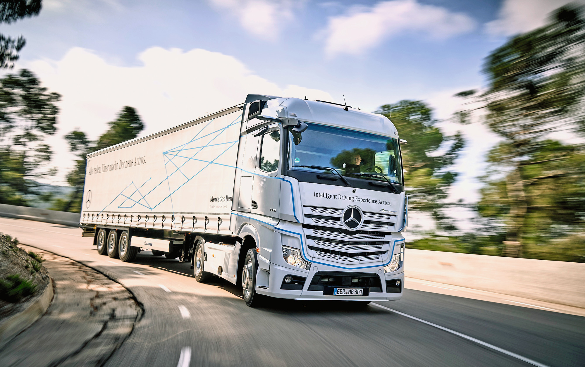 Actros mit grossem Paket an technischen Innovationen - TIR transNews