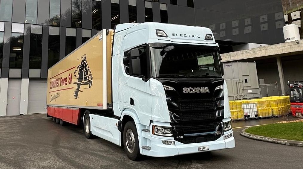 Vom V8 auf BEV bei Duperrex Frères SA durchaus vorstellbar - TIR transNews