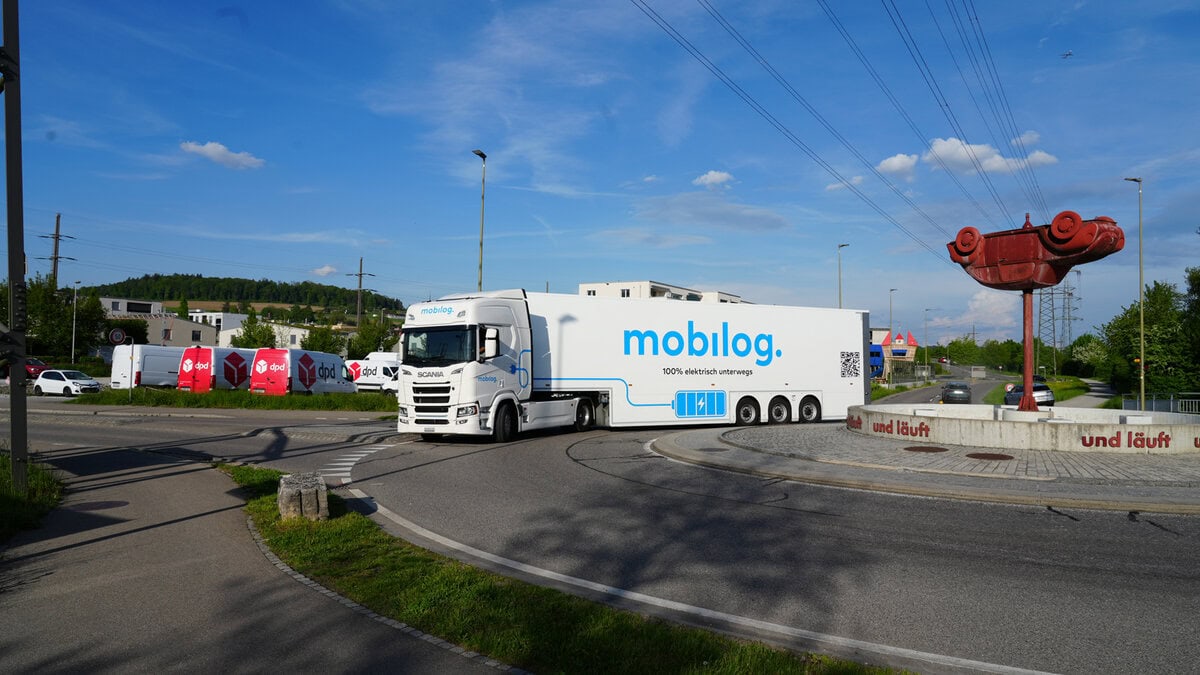 Mobilog AG setzt vollelektrischen Scania für Ersatzteil-Logistik ein - TIR transNews