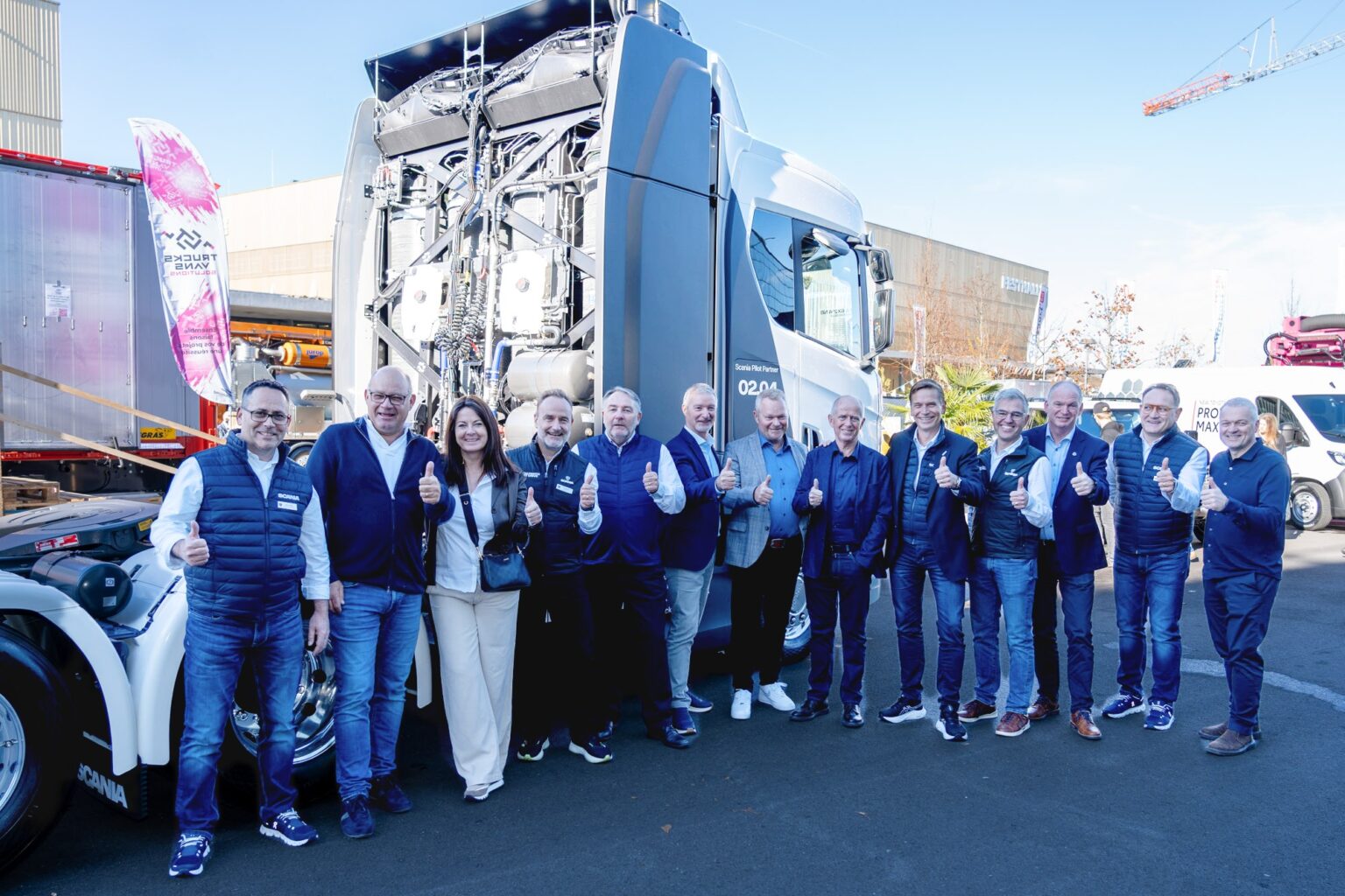 Erster Scania H2-Brennstoffzellen-Lkw an Pilotkunden übergeben - TIR ...